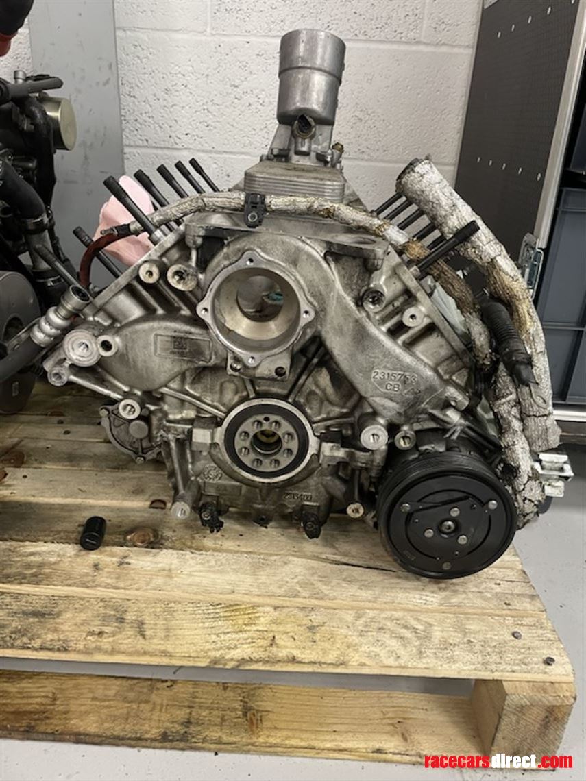 Racecarsdirect.com - GENUINE FERRARI 488 CH COMP. ENGINE BLOCK FIRE DAMAGED
