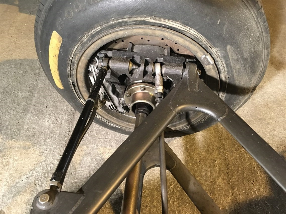 Racecarsdirect.com - LUCCHINI SPORTS PROTOTYPE ROLLING CHASSIS.